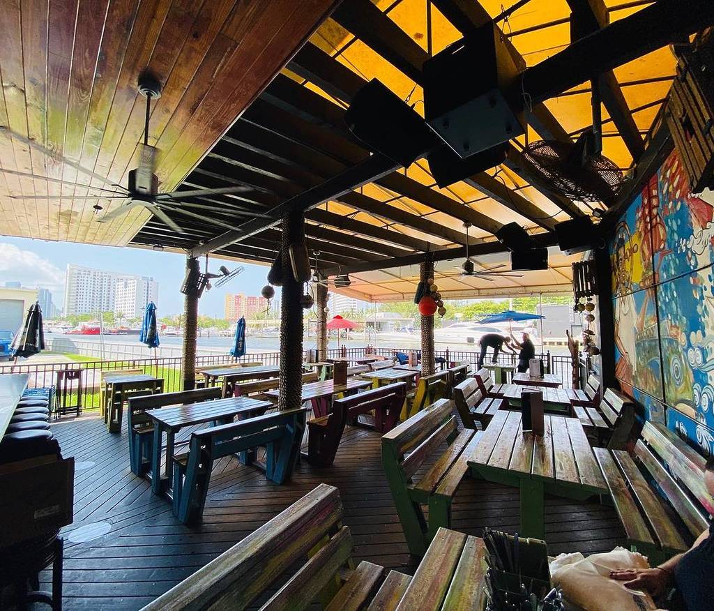 15 Wonderful Waterfront Restaurants Making Waves In Miami