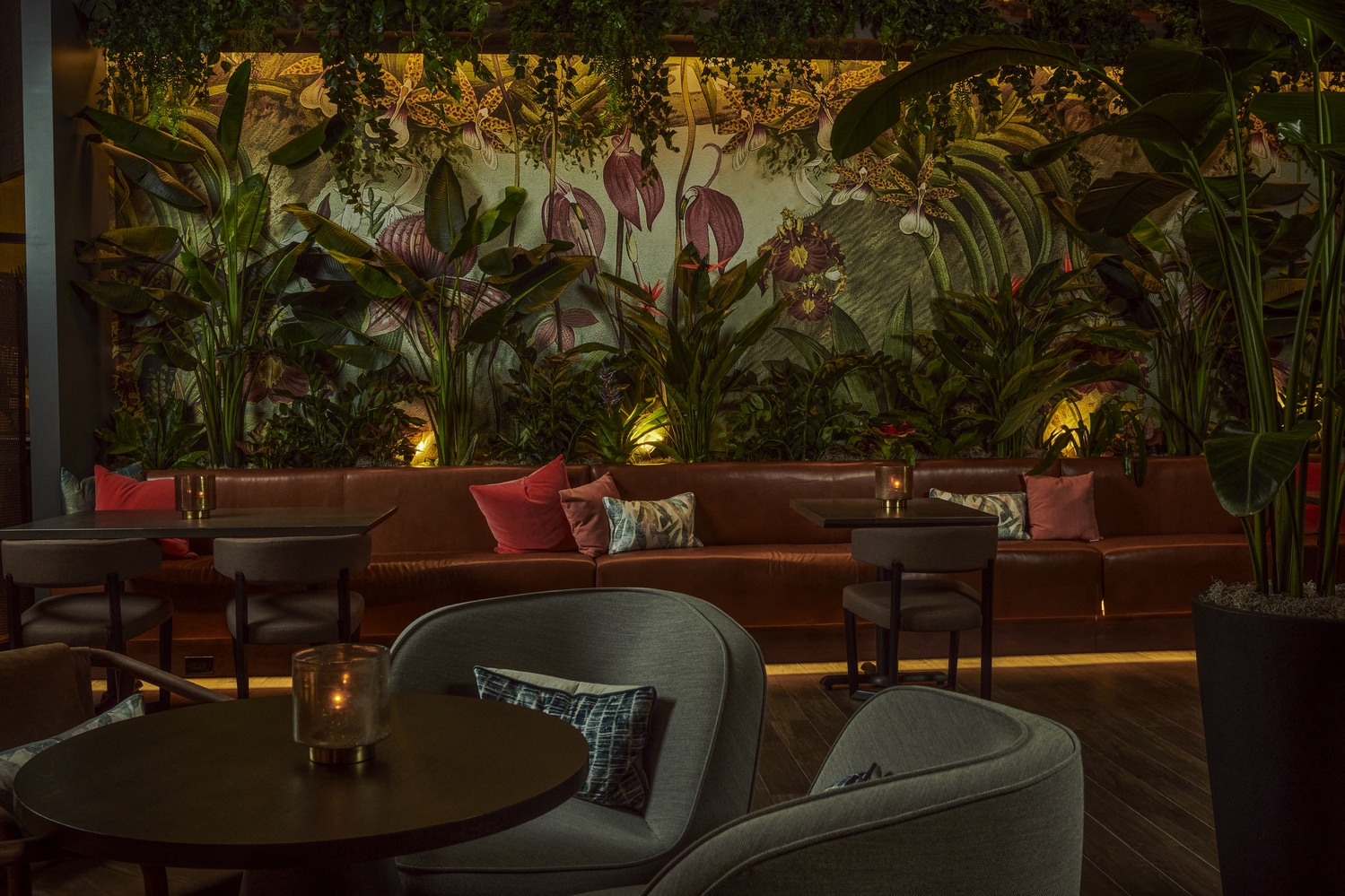 14 Best Dog-Friendly Bars, Cafés, And Restaurants To Hang With Your Pup ...