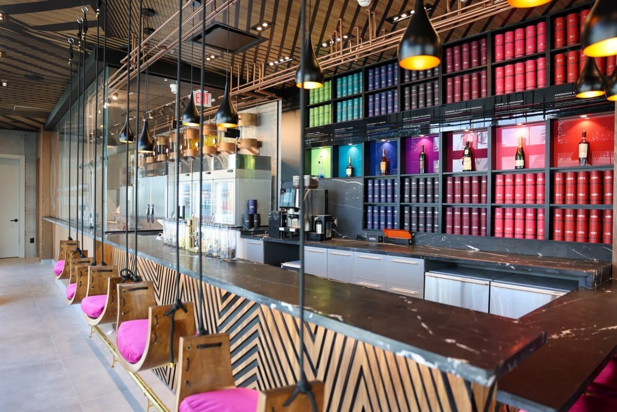 There’s An Adorable Boozy Gelato Bar In Miami With Pink Swing Seats