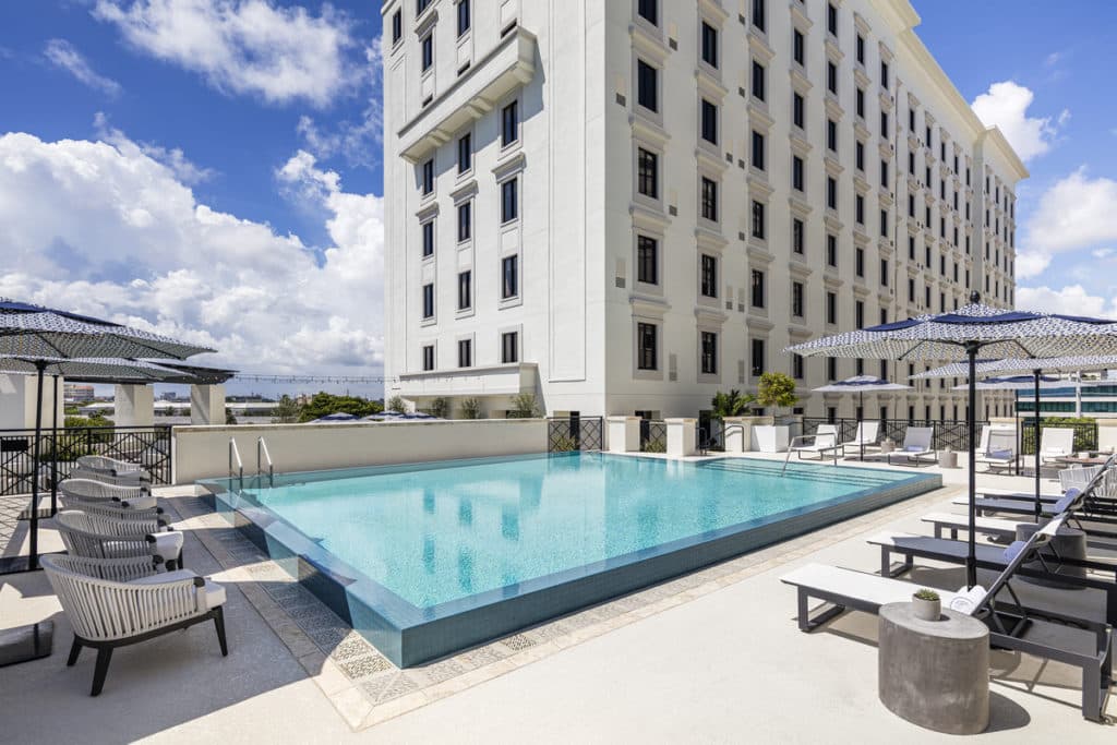 8 Fabulous Rooftop Pools In Miami To Cool Off In