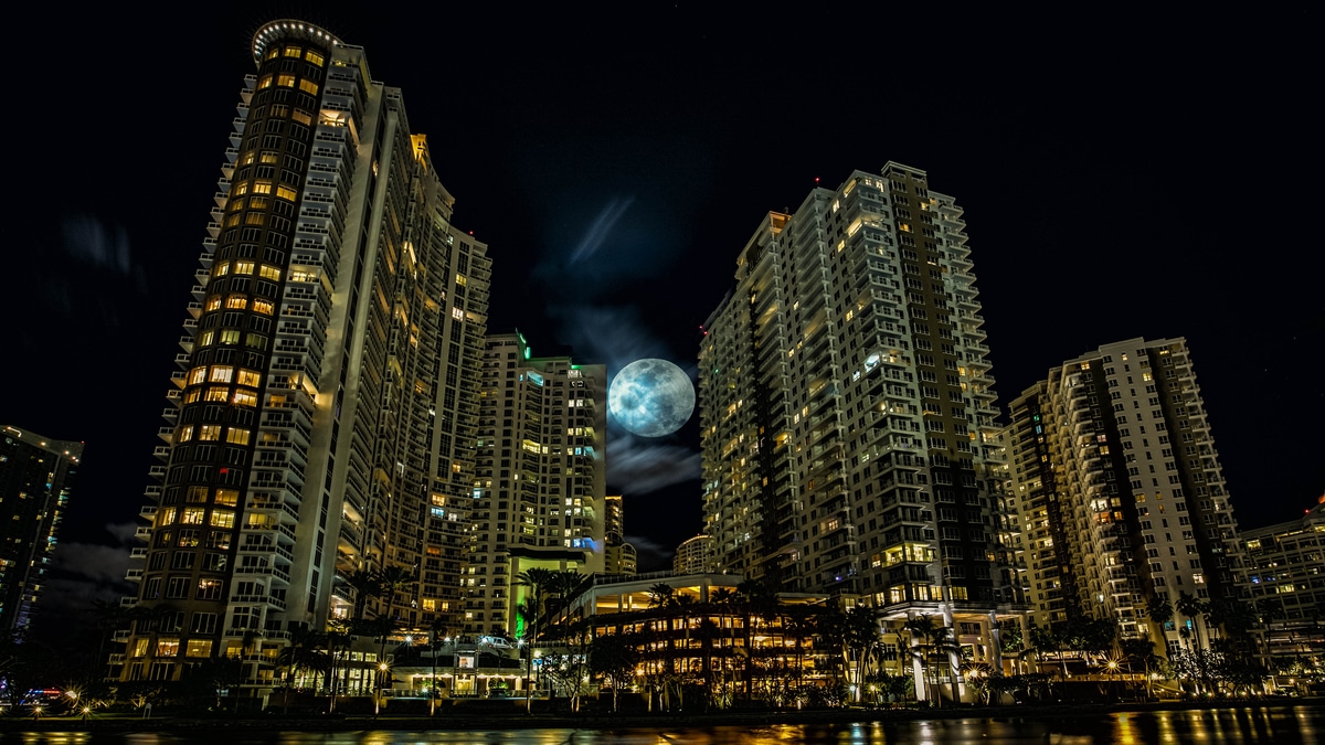Don't Miss The First Full Supermoon Of The Year In Miami Skies Tonight