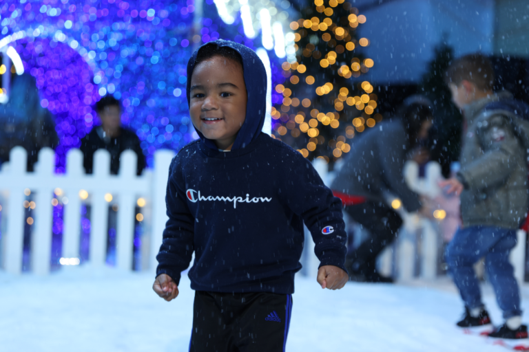 A Winter Wonderland With 350+ Tons Of Snow Is Open In Miami