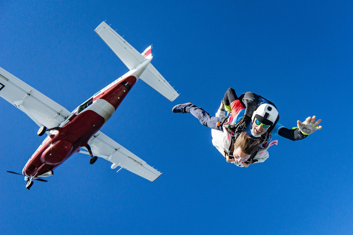 These Are The Most Thrilling Places To Go Skydiving In Miami