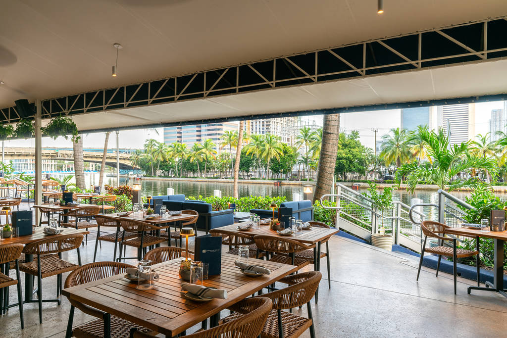 15 Of The Best Happy Hours In Miami For Cheap Deals