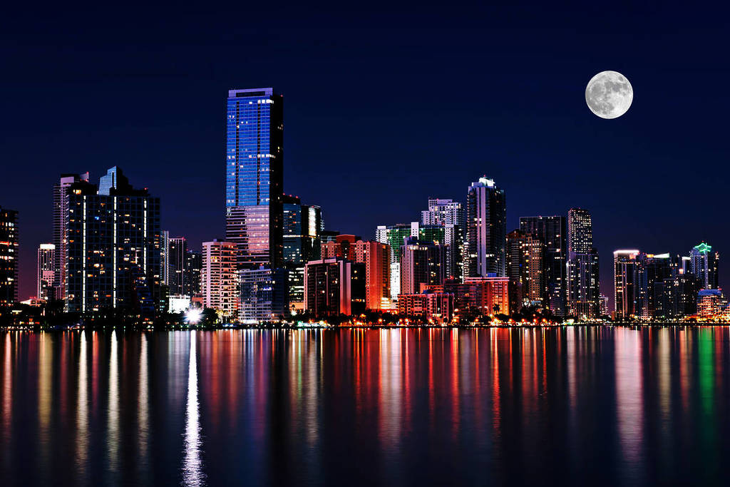 Don't Miss August's Only Full Moon, The ‘Sturgeon Moon’, In Miami Skies ...