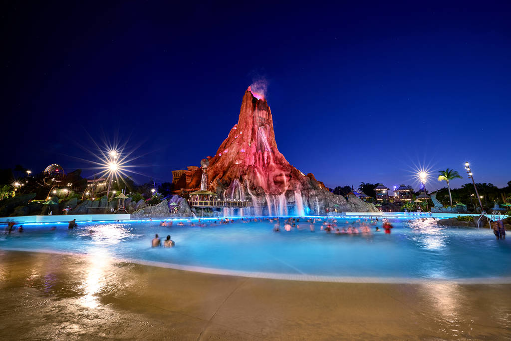Universal Orlando vuelve a ofrecer Volcano Bay Nights este mes de mayo.
