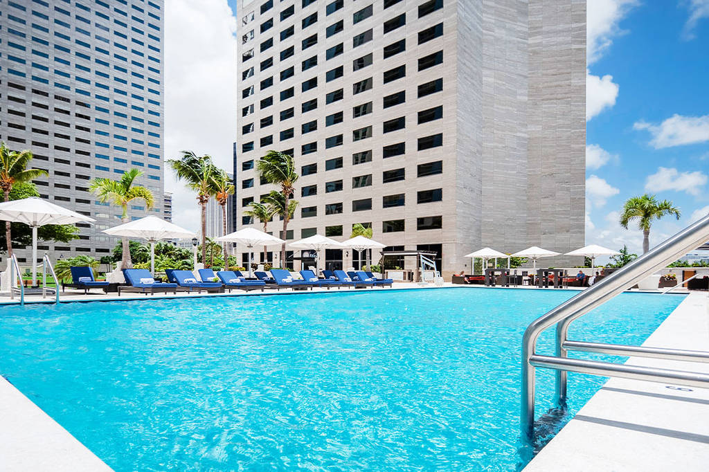 Tausche den Strand gegen diese 10 Hotelpools in Miami ein, die ...