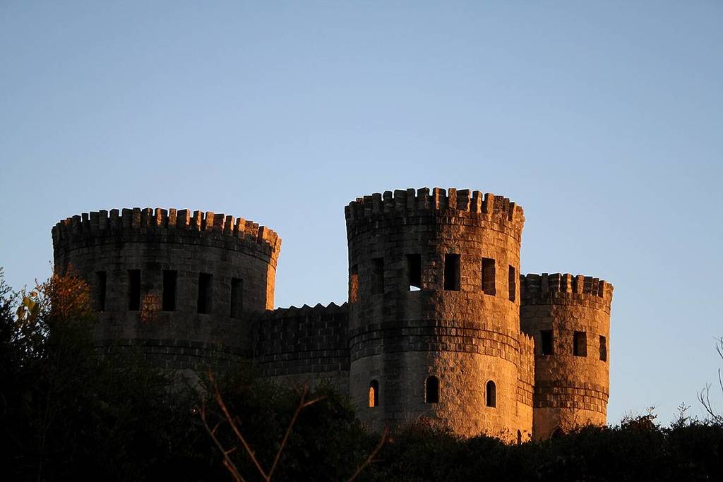 You don't need a flight to Europe to visit this Irish-inspired castle ...