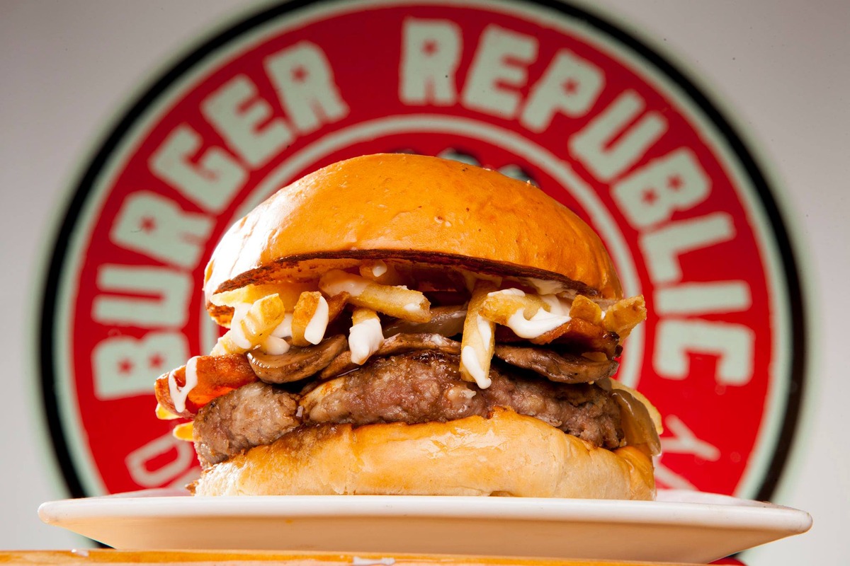9 Must-Visit Burger Joints In Nashville That Are Flippin' Fantastic