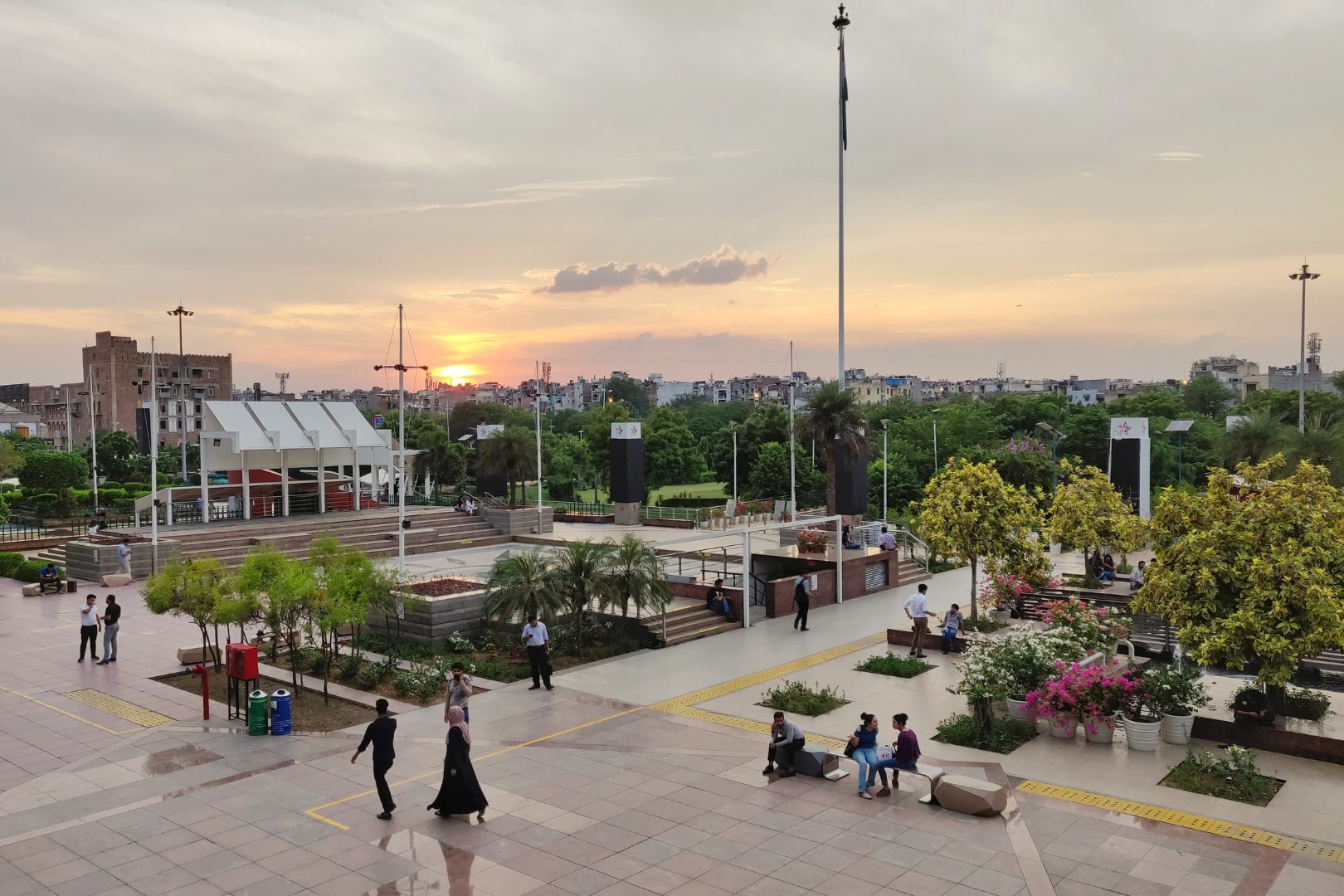 Best Things To Do In Saket: Top Places To Eat, Shop & See