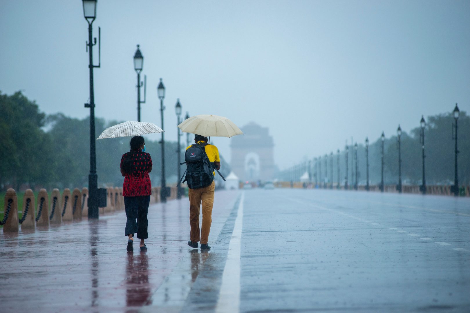 Delhi Weather: Intense Heatwaves Brings Temperature to 45°C