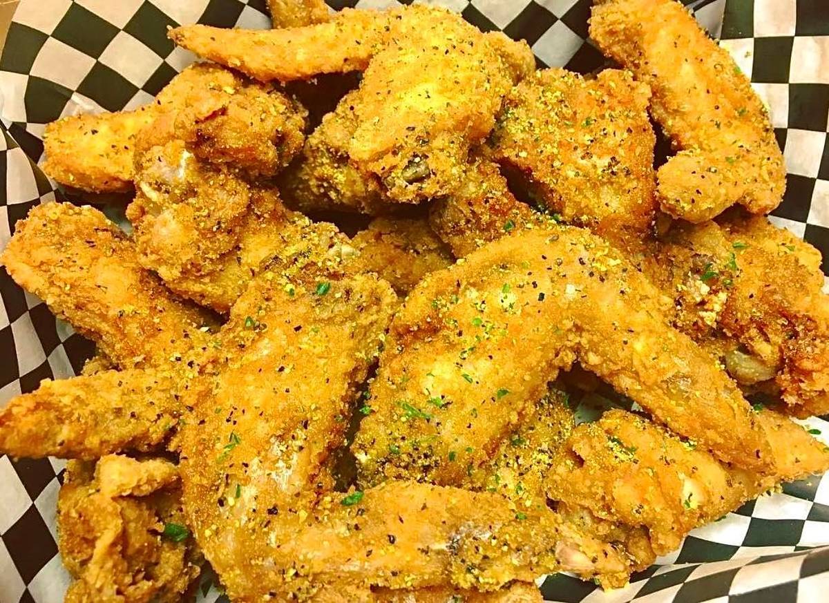 7 Finger-Licking Spots In NOLA With The Best Chicken Wings