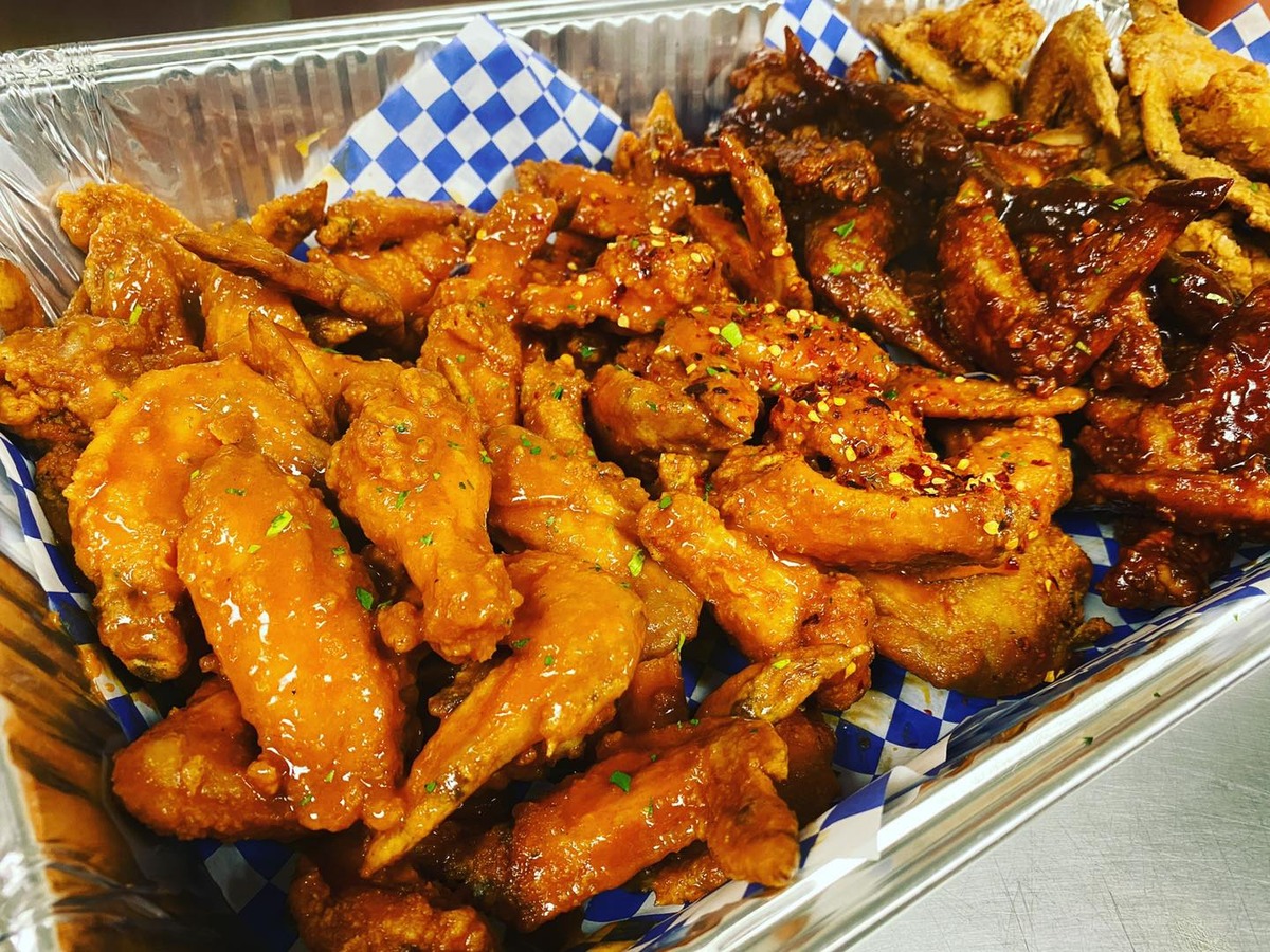 7 Finger-Licking Spots In NOLA With The Best Chicken Wings