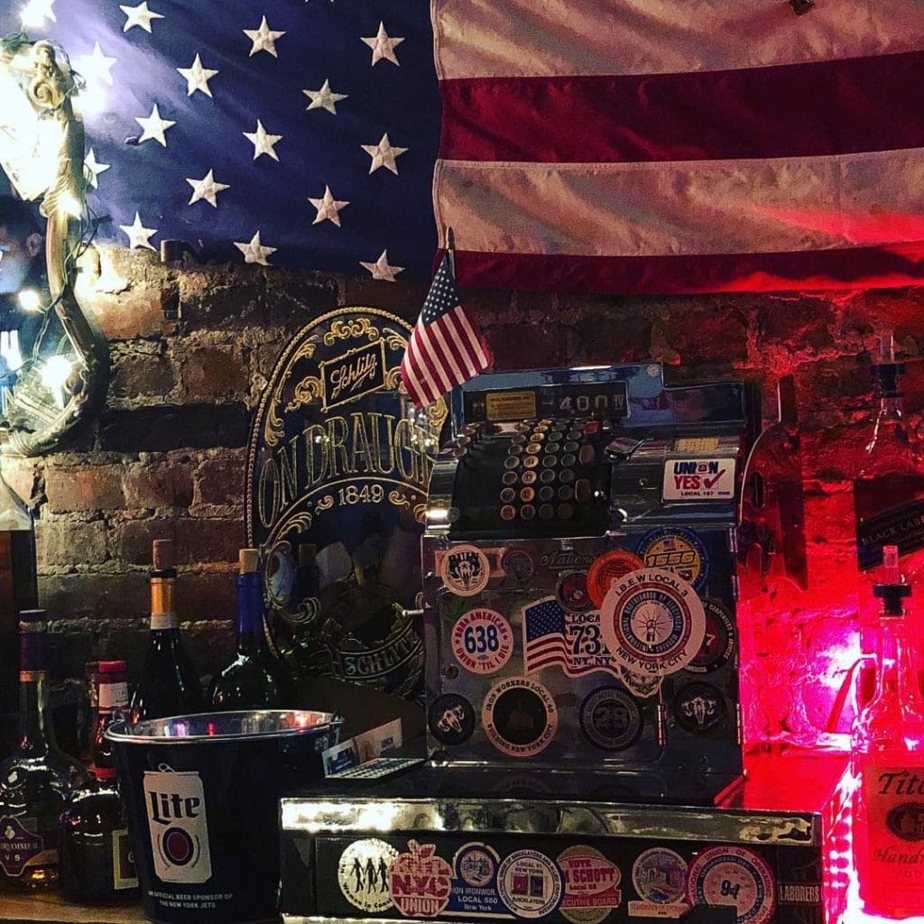 This Hell’s Kitchen Dive Bar Tour Will Tell You All You Need To Know ...