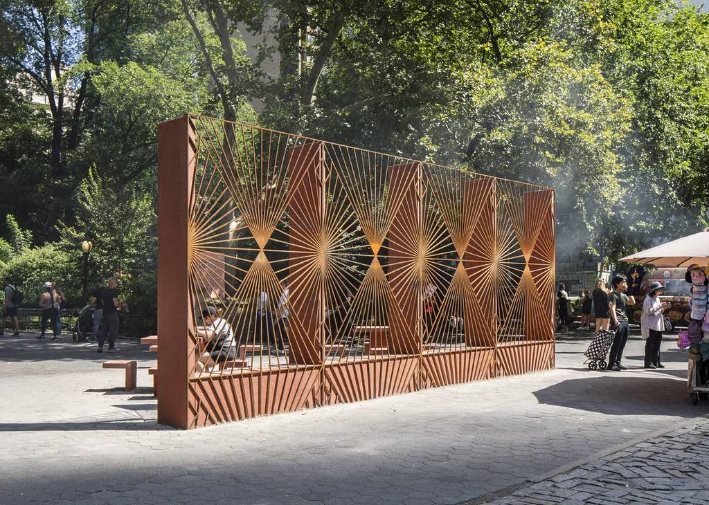 9 Best Outdoor Art Installations In NYC Right Now (2025)