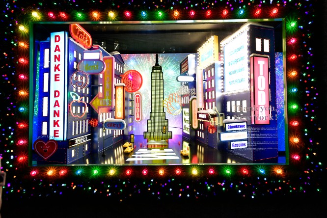Take A First Look At Macy's Dazzling 2020 Holiday Window Displays ...