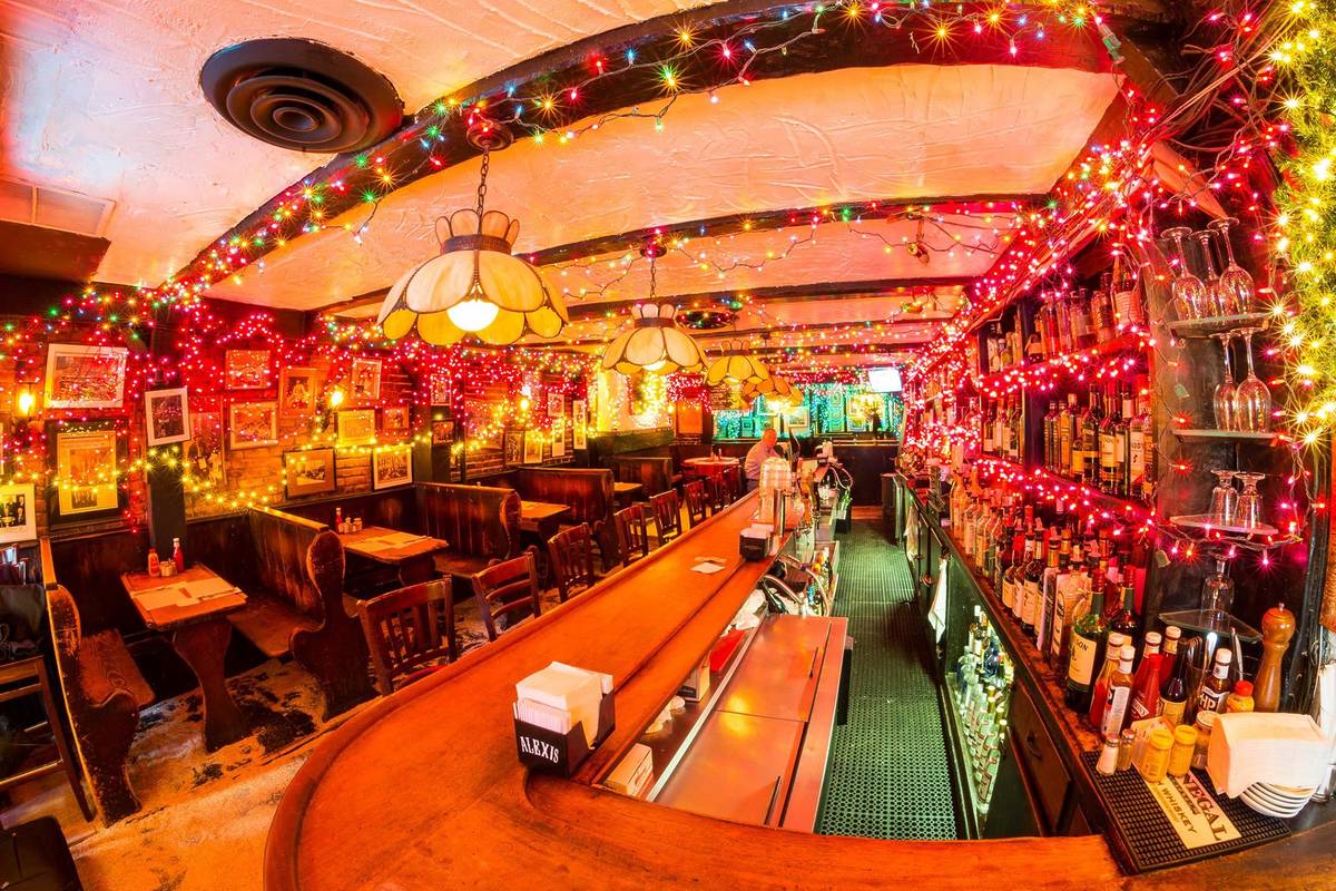 15 Christmas Restaurants In NYC With Festive Holiday Decor