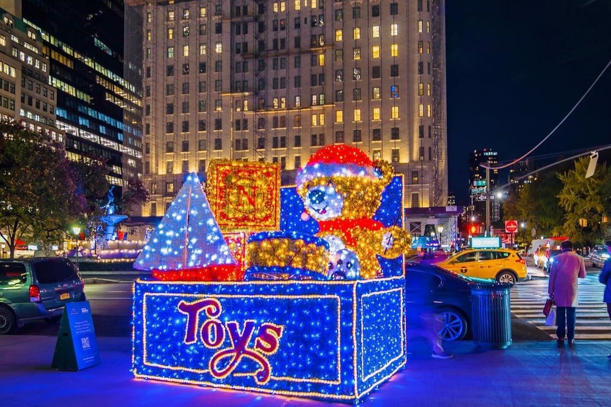 Fifth Avenue's Luminous Holiday Toys Will Return This Winter
