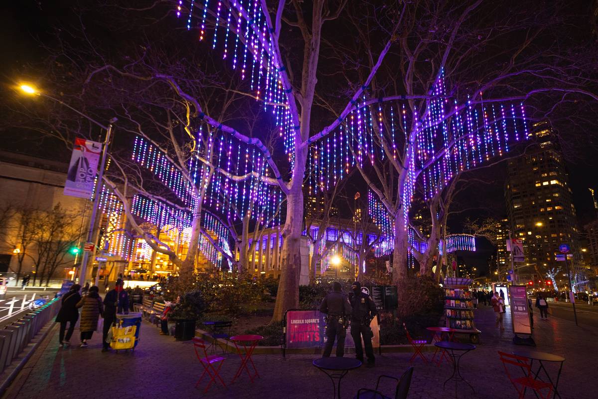 20 Best Places To See Holiday Lights In NYC (2025)