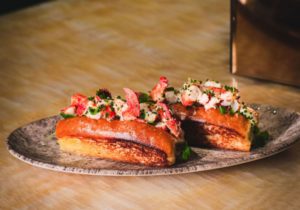 This Exclusive Igloo Experience Has Magical Views Of The Manhattan Skyline