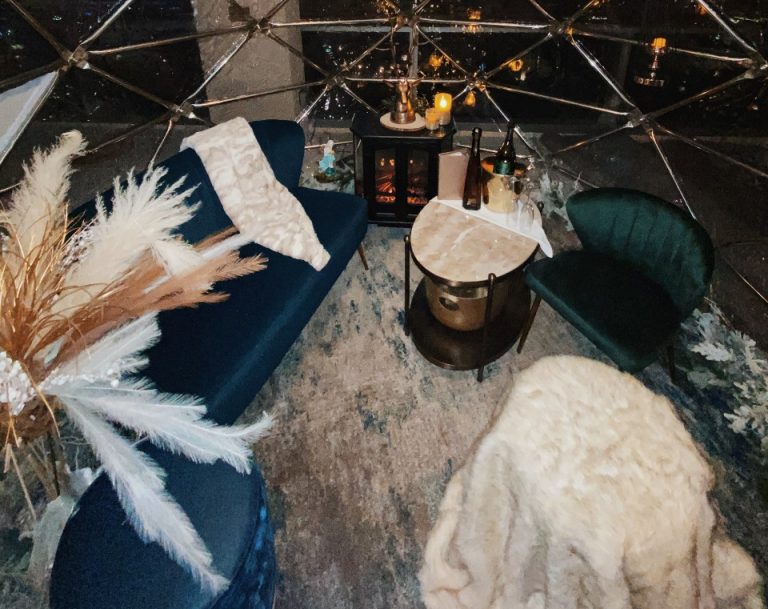 This Exclusive Igloo Experience Has Magical Views Of The Manhattan Skyline