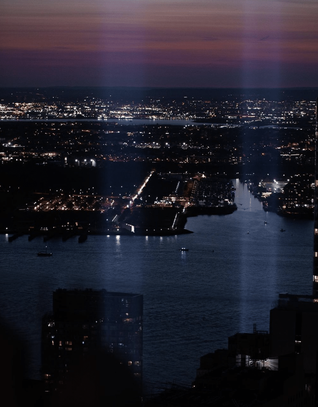 This Intimate 64-Story Rooftop Bar Has Seemingly Endless 360° Views Of ...