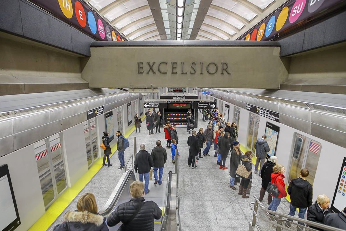 This Is What NYC Subways Could Look Like If Platform Doors Were Implemented