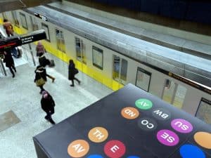 This Is What NYC Subways Could Look Like If Platform Doors Were Implemented