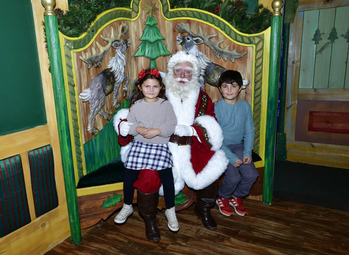 16 Places To See Santa In NYC In 2025
