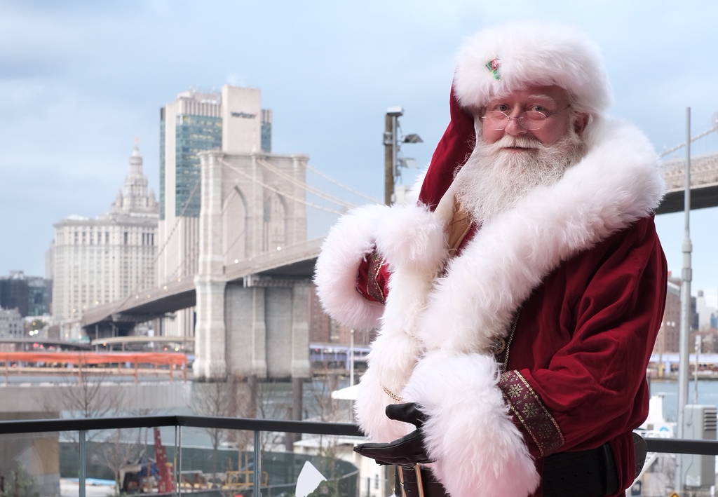 16 Places To See Santa In NYC In 2025