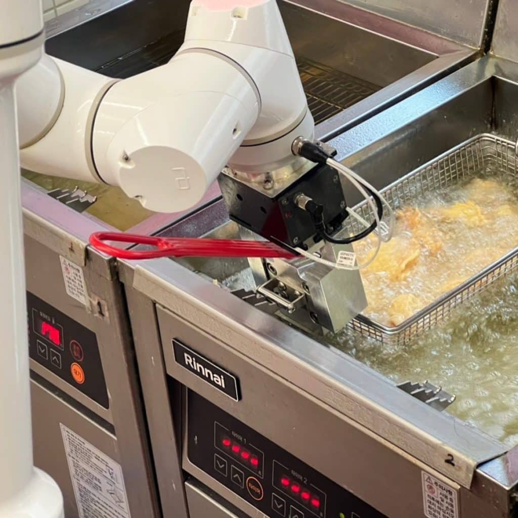 Chicken-Frying Robots Are A Thing...And They're Coming To NYC