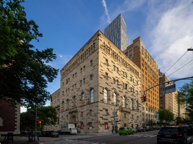 10+ Most Beautiful And Best Libraries In NYC (2025)