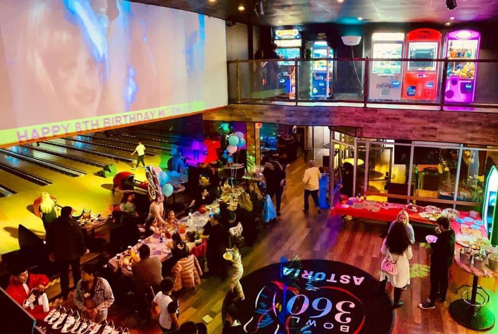 9 Beste Plekken Om Te Bowlen In NYC Op Dit Moment - Secret NYC