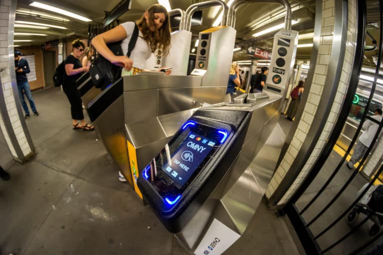 How To Use & Where To Buy Your MetroCard in NYC