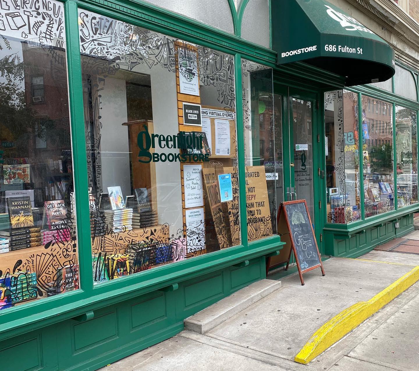 17 Best Bookstores In NYC To Visit Right Now (2025)