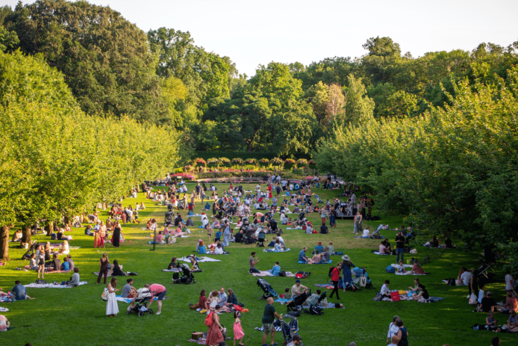 Explore Brooklyn Botanic Garden After Dark On Summer Evenings