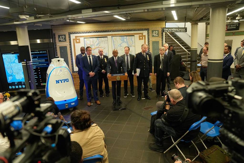 NYPD Launches A Robot Cop To Patrol NYC Subway Station