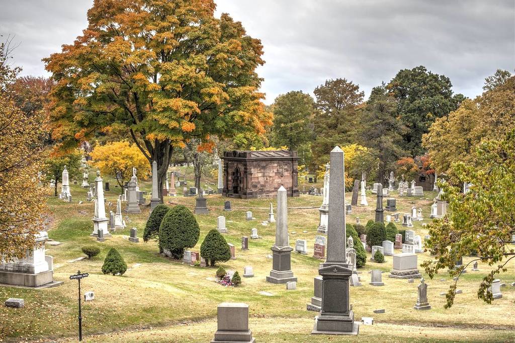 11 Most Beautiful, Revered, And Historical Cemeteries In NYC