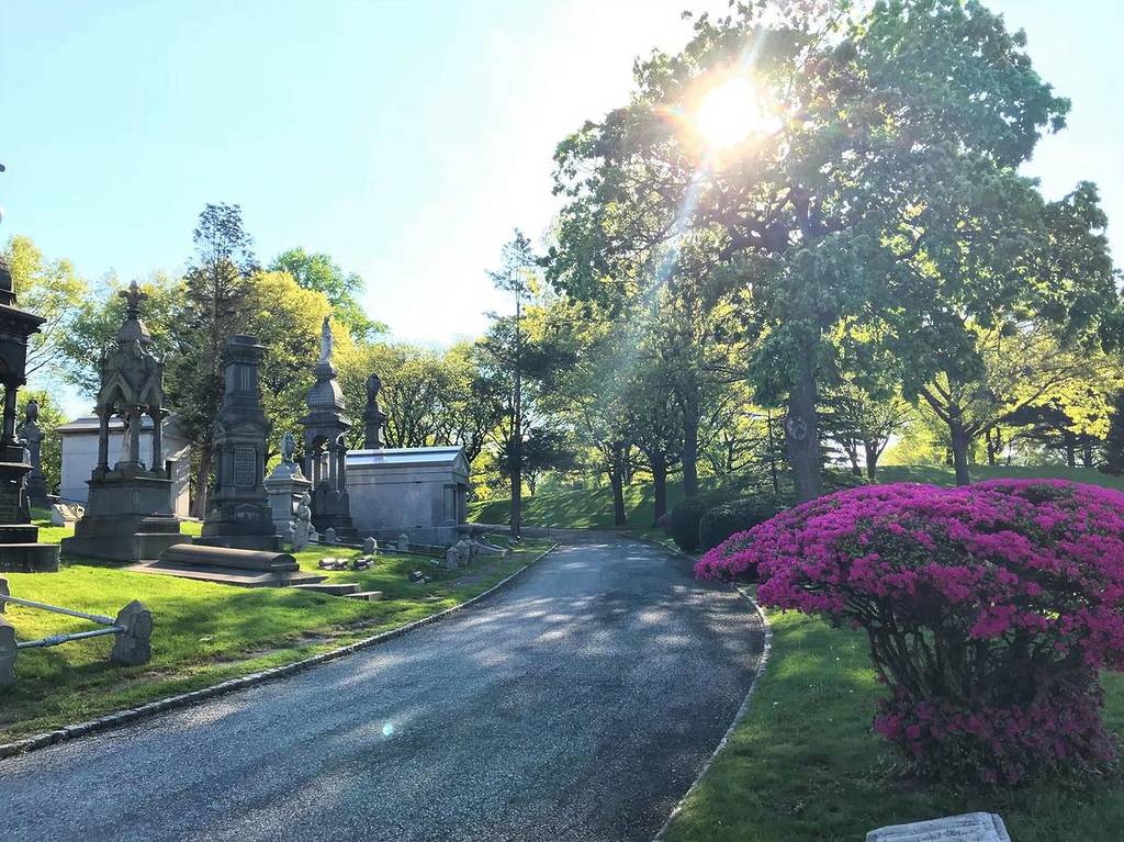 11 Most Beautiful, Revered, And Historical Cemeteries In NYC