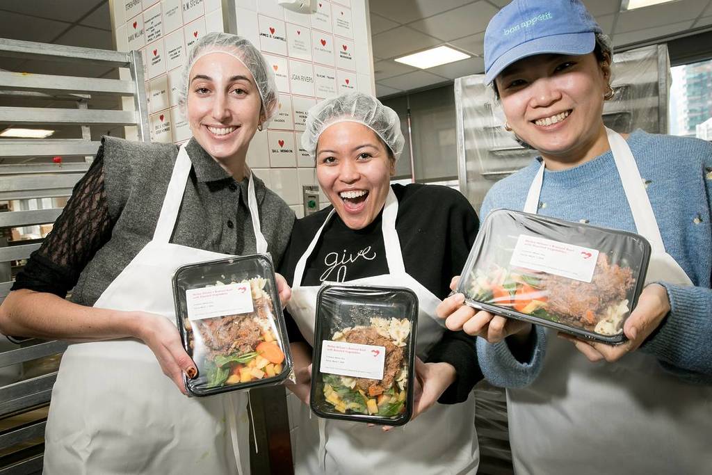 8 Christmas Volunteer Opportunities In NYC (2025)