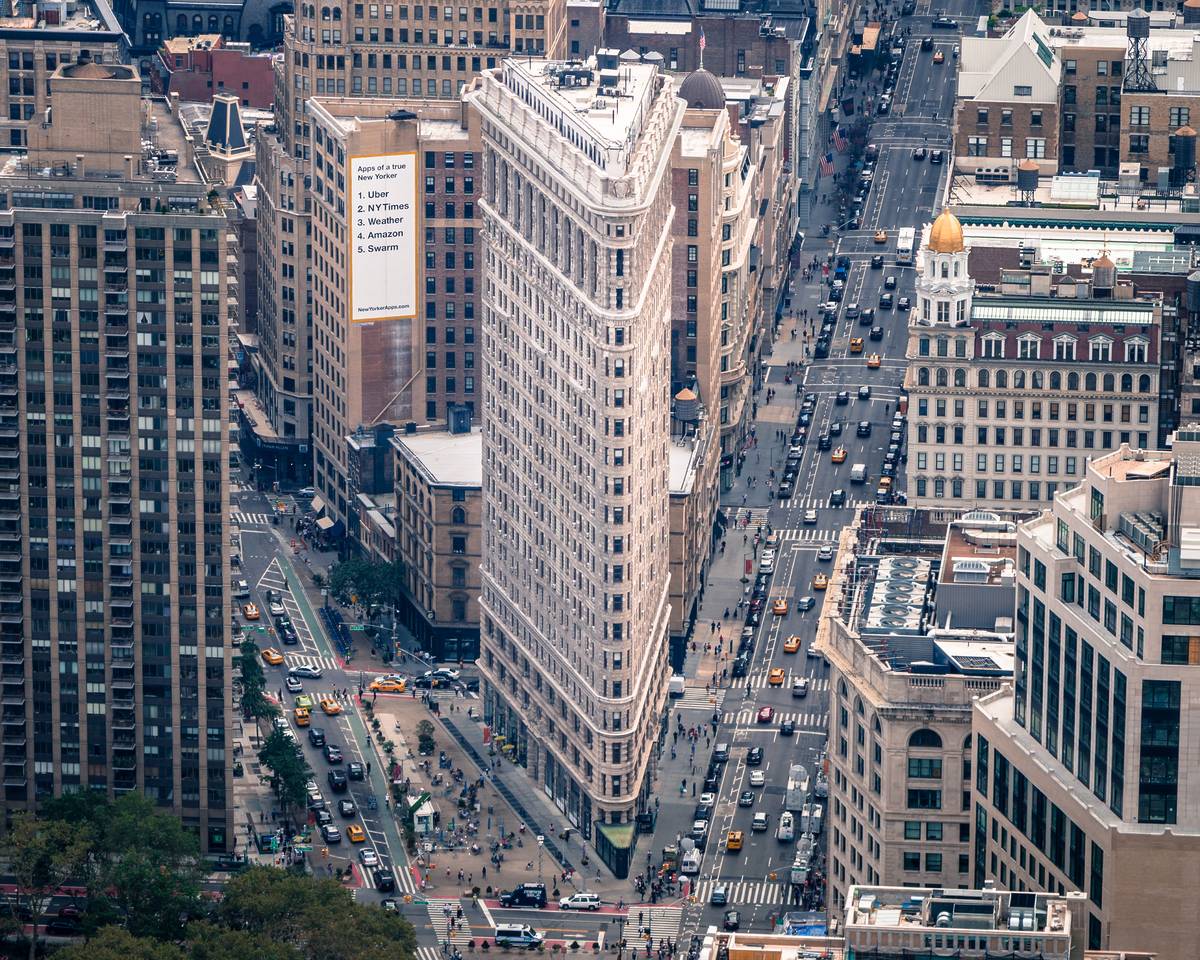 After 123 Years Of Darkness, Manhattan’s Iconic Flatiron Building Will ...