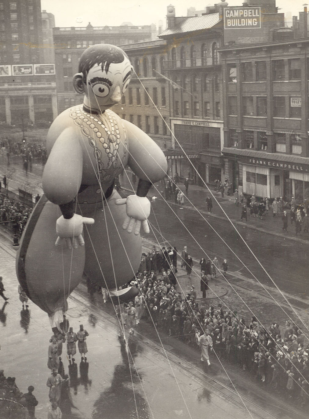 These Iconic Vintage Photos Of The Macy’s Thanksgiving Day Parade ...
