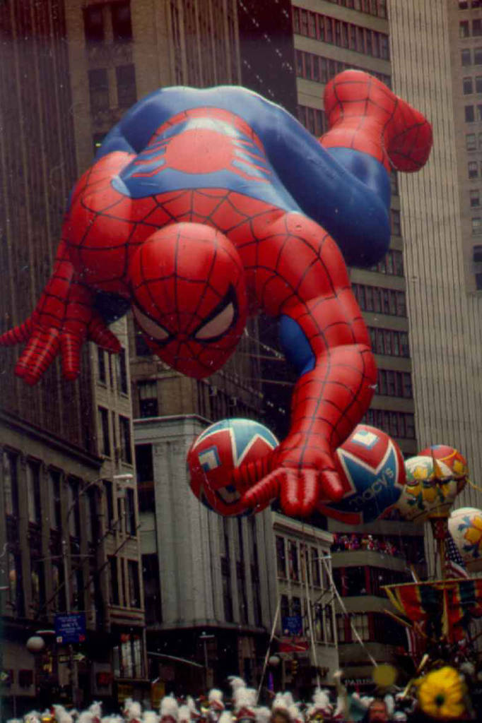 These Iconic Vintage Photos Of The Macy’s Thanksgiving Day Parade ...