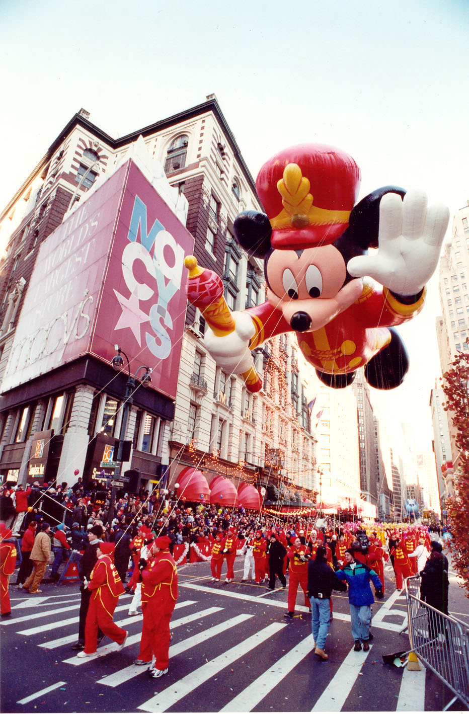These Iconic Vintage Photos Of The Macy’s Thanksgiving Day Parade ...