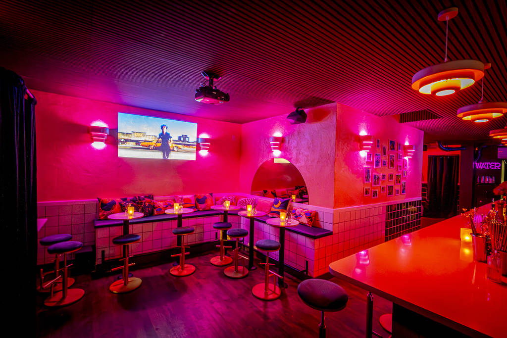 This 90s Inspired Bar Serves Classic Cocktails In Frozen Glassware