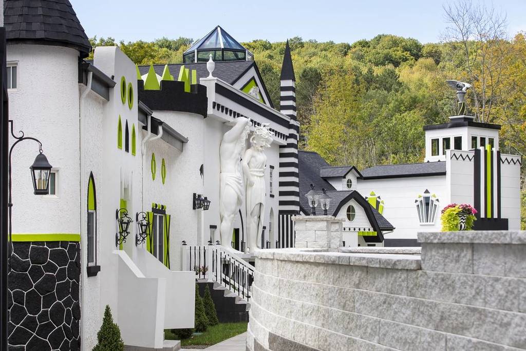 The Roxbury Experience Transports You Straight To Oz