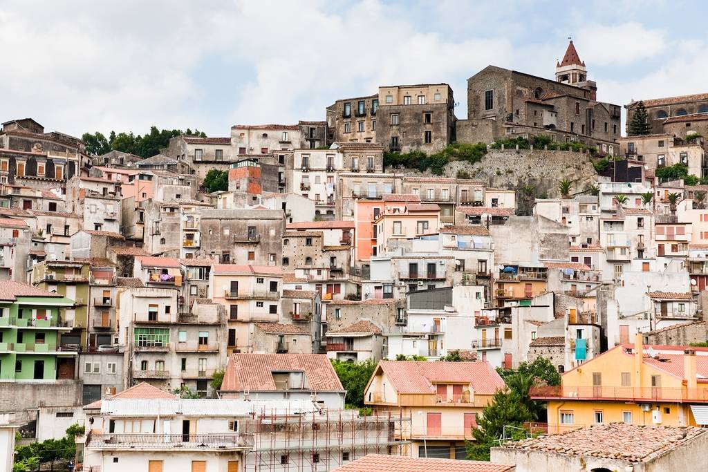 1 Euro Houses In Italy: Everything You Need To Know