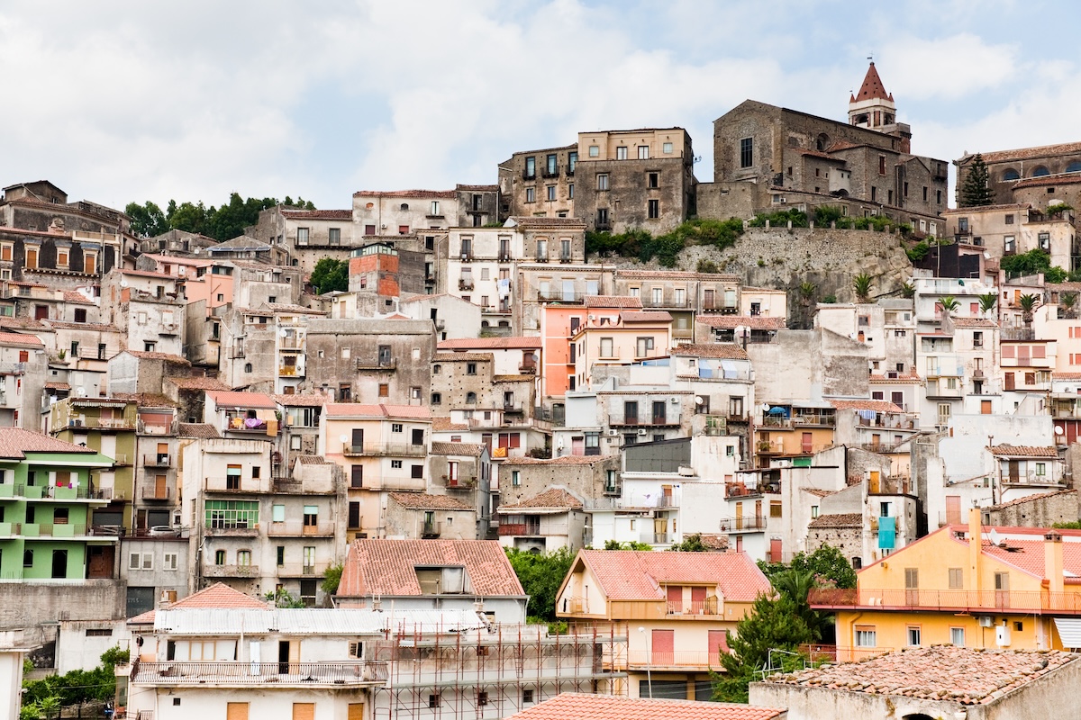 1 Euro Houses In Italy: Everything You Need To Know