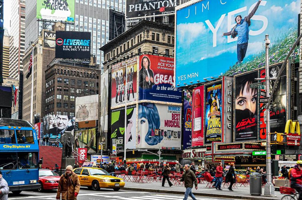 Découvrez Les Attractions Les Plus Animées De Times Square, La Place ...