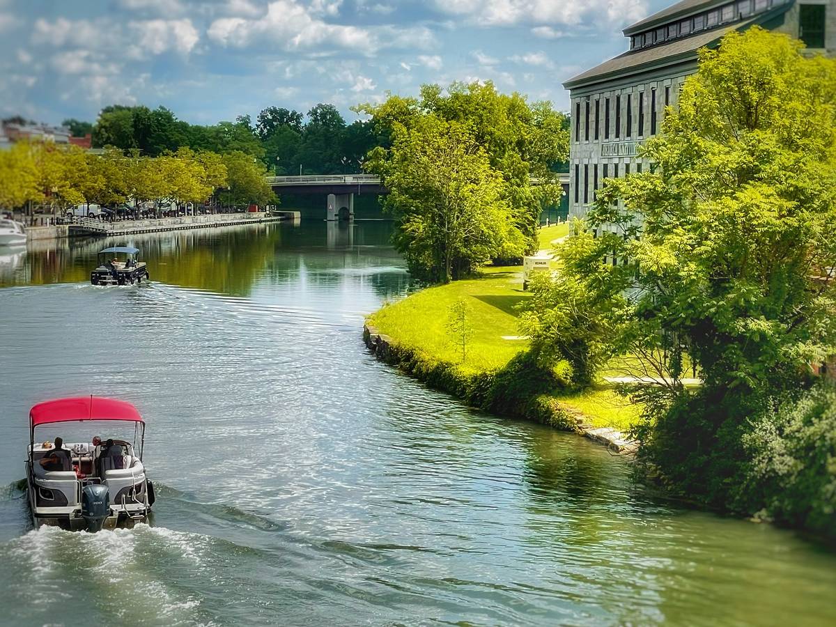 7 Charming Historic Towns In NY To Visit Right Now